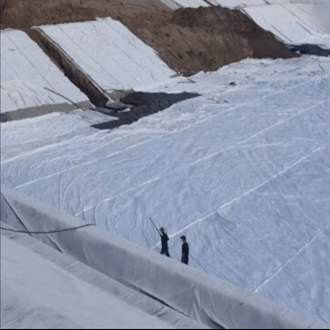 150/250/300/400 GSM PP/Pet Nonwoven Geotextile for Industrial Waste ...